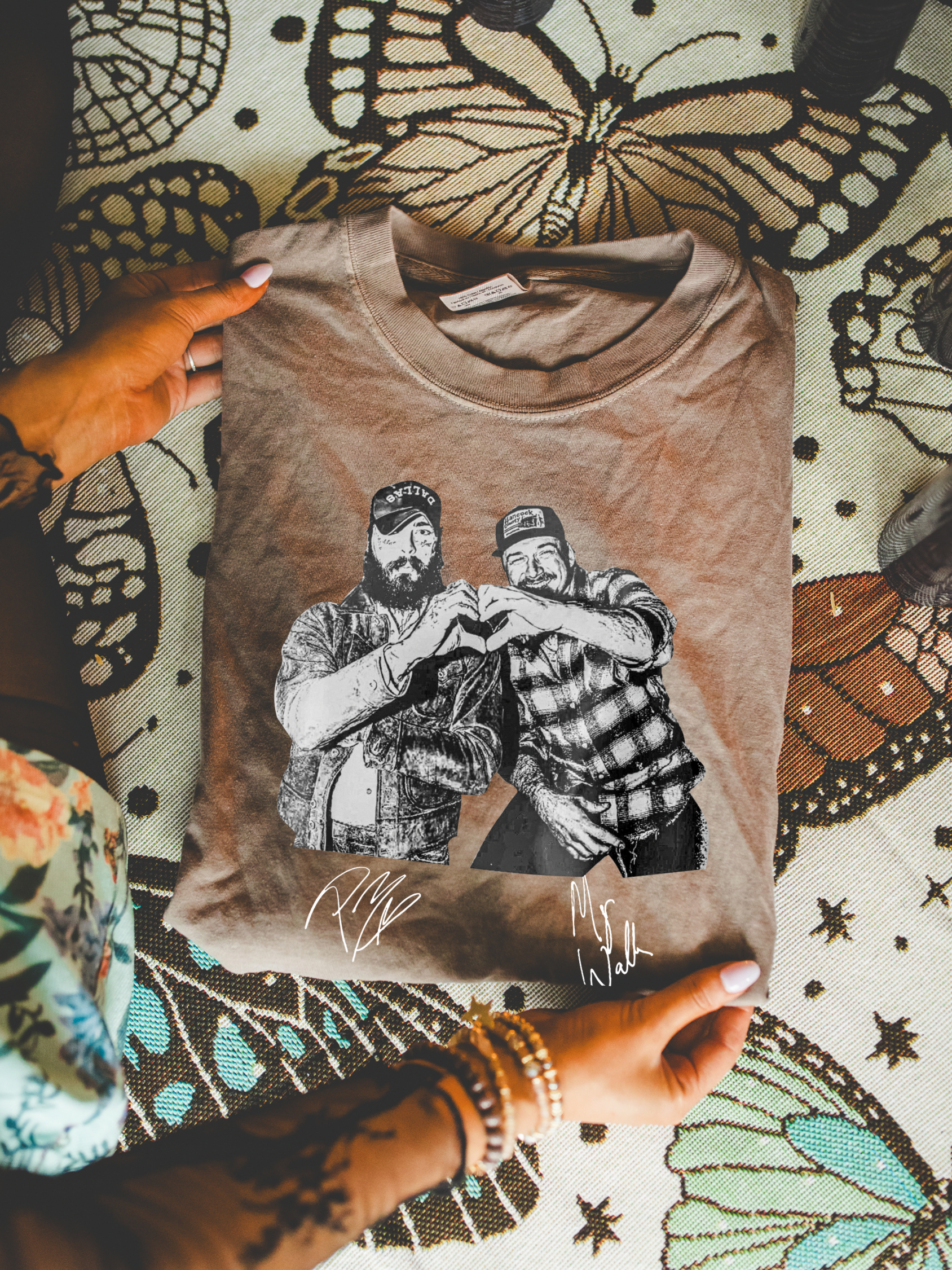 WALLEN POST MALONE BLACK&WHITE HEART PIC - ADULT TEE – Little Hunters Wife